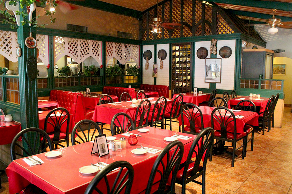 Diciccos Italian Restaurant on South I Street in Madera